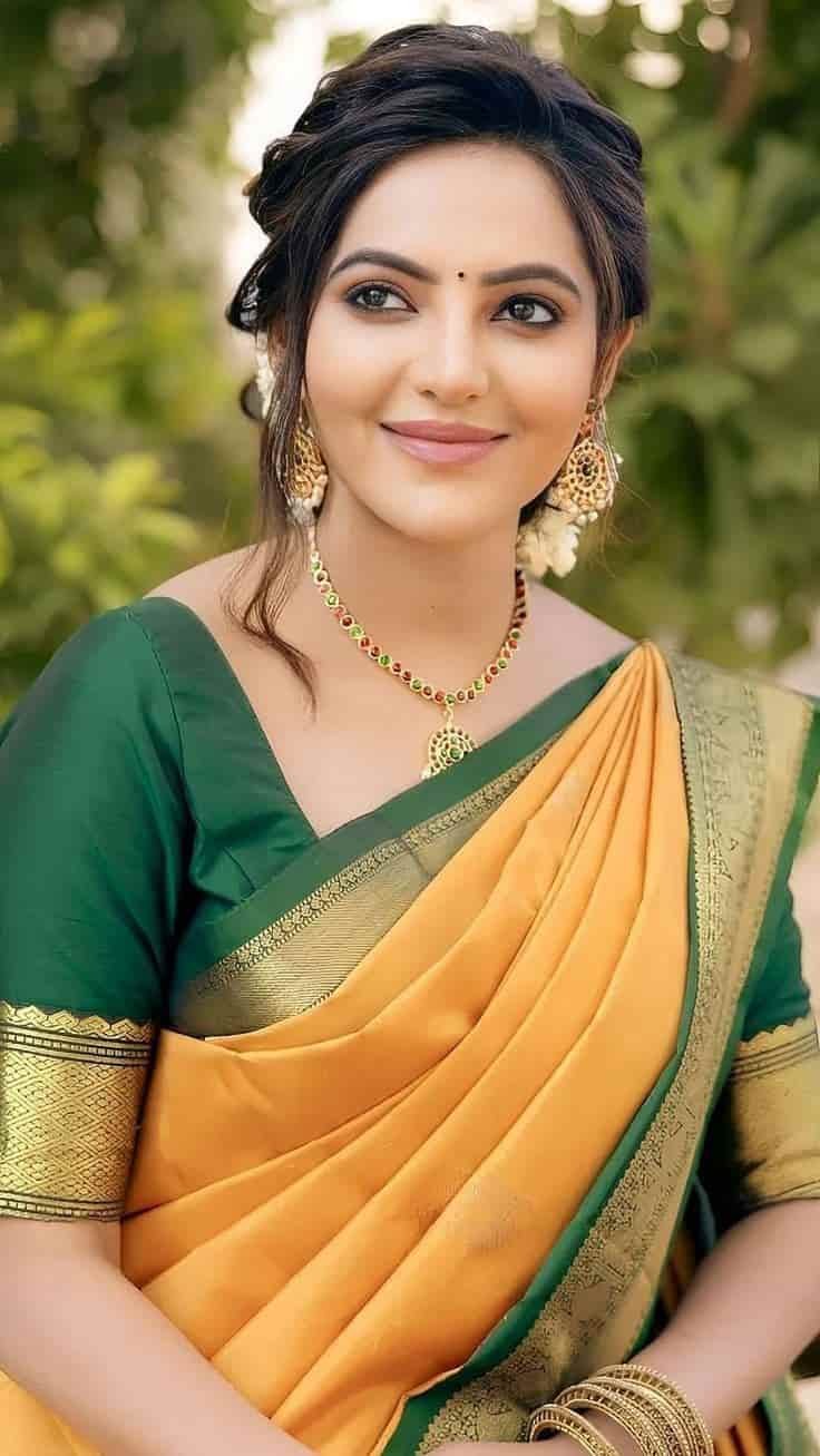 How to Choose the Perfect Border Blouse Design for Any Saree - Blouse Desgins